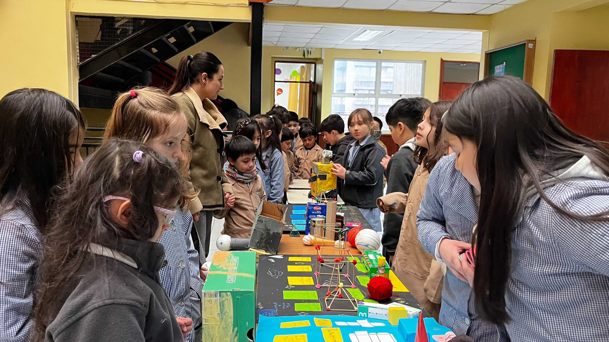 Explorando el mundo en 3D con 3ro Básicos - Blas Pascal School